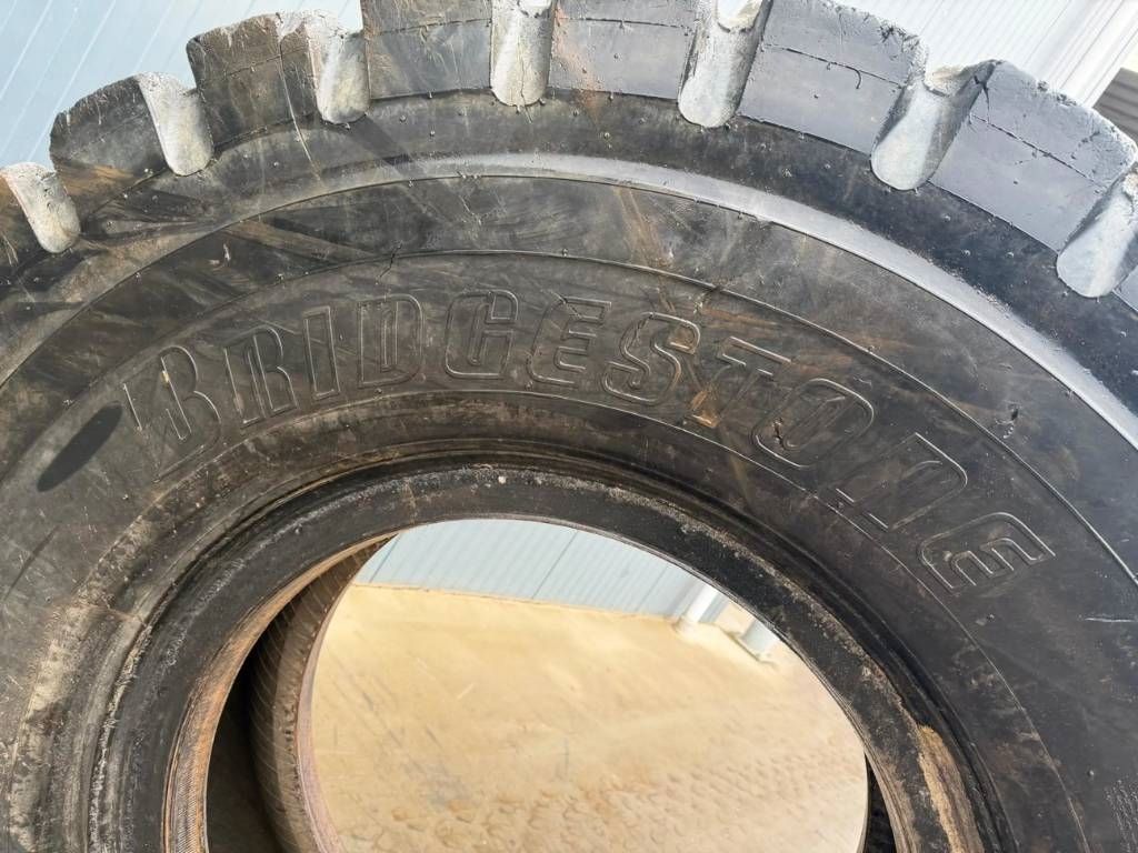 Bridgestone 21.00R33 V-steel Part - Smitma b.v.