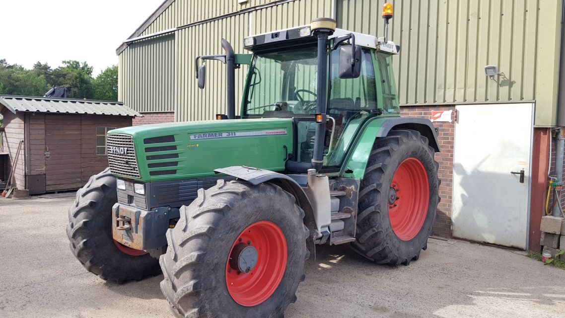 Koop je Tractor hier - gebruikt of nieuw. Tweedehands Trekkers