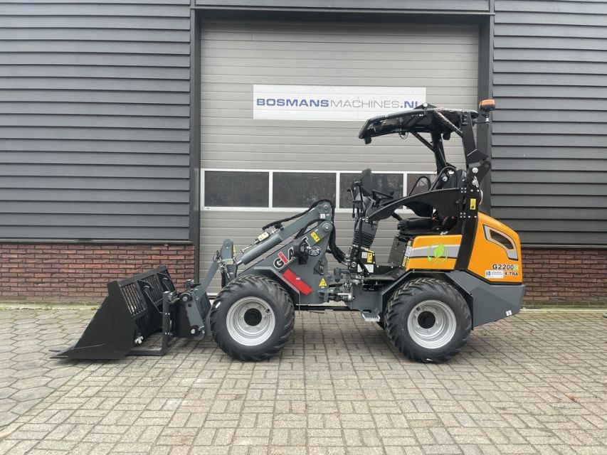 Giant G2200 E X-TRA minishovel volledig elektrisch !!!, year of ...