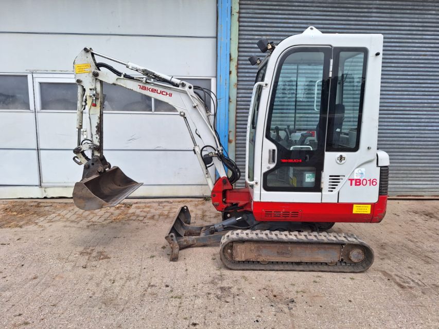 Mehr als 20 Takeuchi Raupen-/ Kettenbagger auf AgriTrader.de