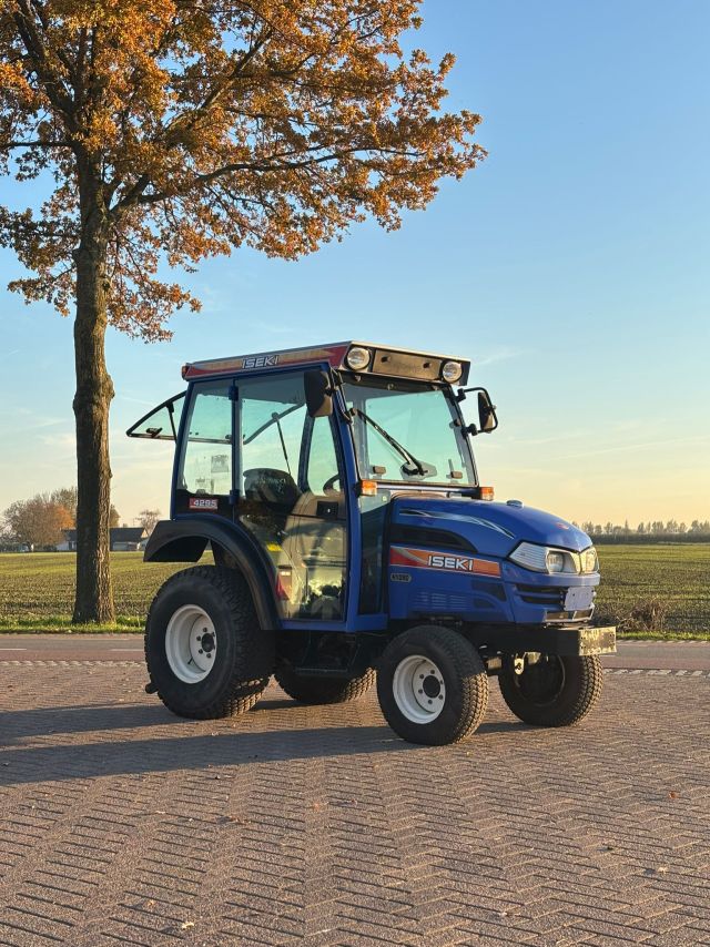 Mehr als 30 Iseki 4wd tractors auf AgriTrader.de