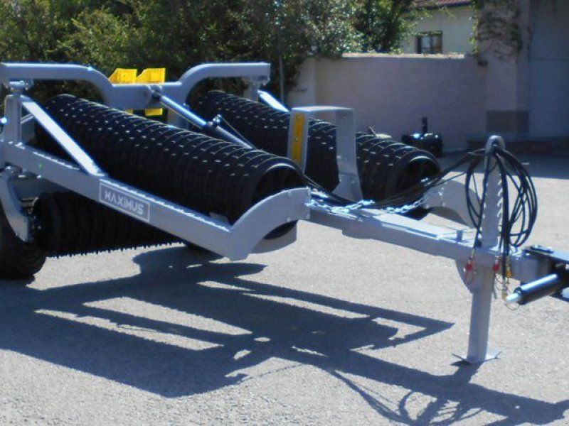 Agri Flex Maxi Roll 750 Vibrating Beam - Padfoot Compactor - Roller ...
