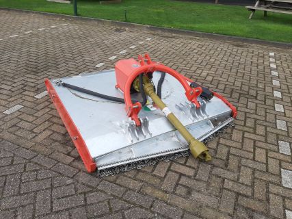 Find more then 2 Boxer Tractor attachments on Agri Trader