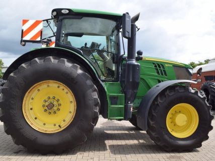 Mehr als 906 John Deere traktoren auf AgriTrader.de