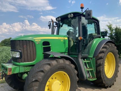 Mehr als 54 John Deere auf AgriTrader.de